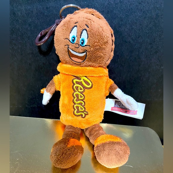 Hersheys | Accessories | Hersheys Park Reeses Peanut Butter Cups Clip ...